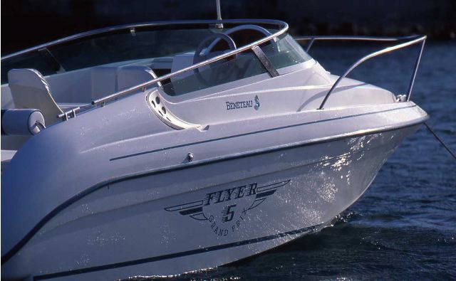 Flyer 5 Grand Prix - Bateau moteur héritage BENETEAU
