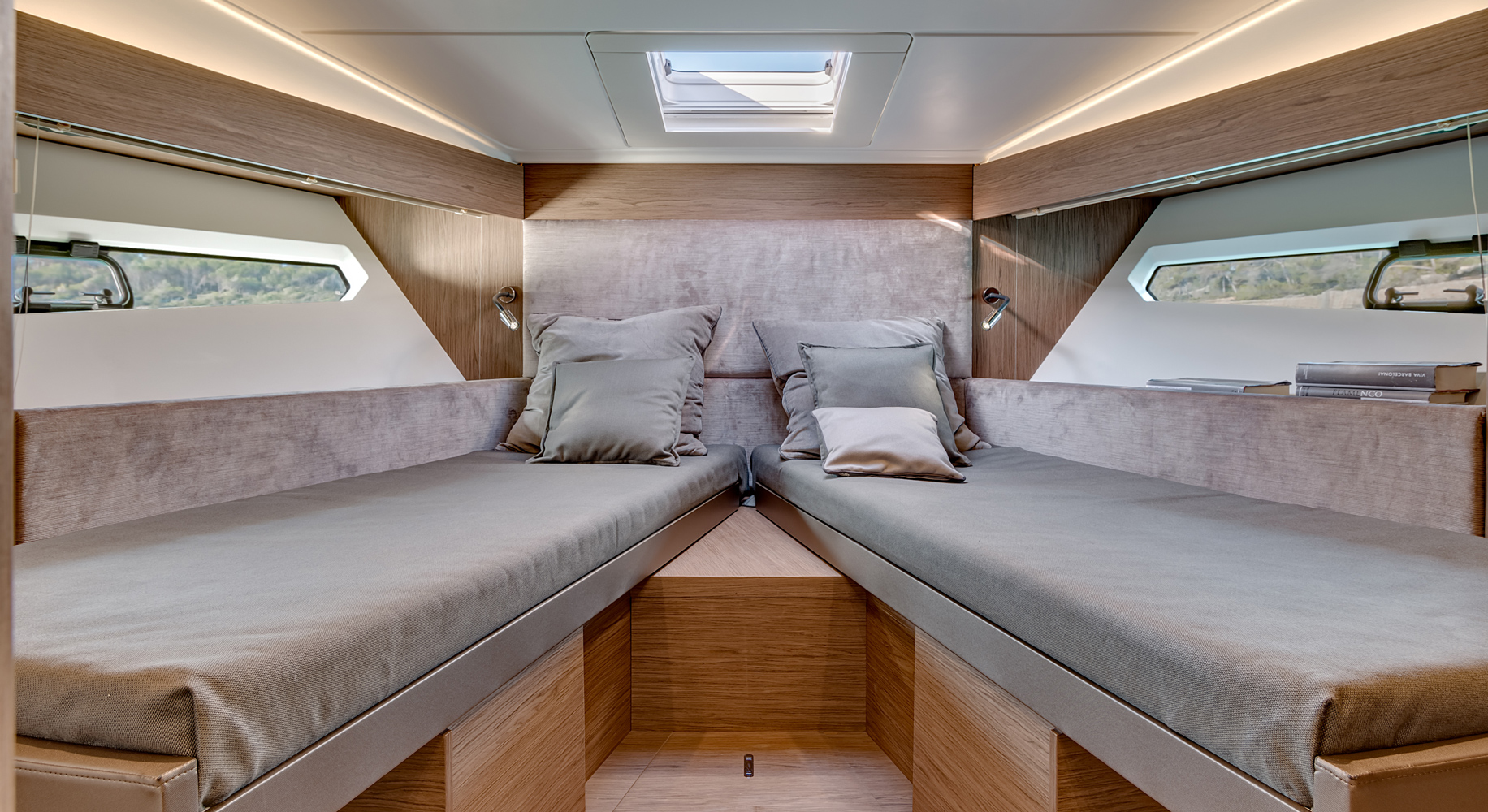 Motorboat Gran Turismo 46 - Powerboat Beneteau USA