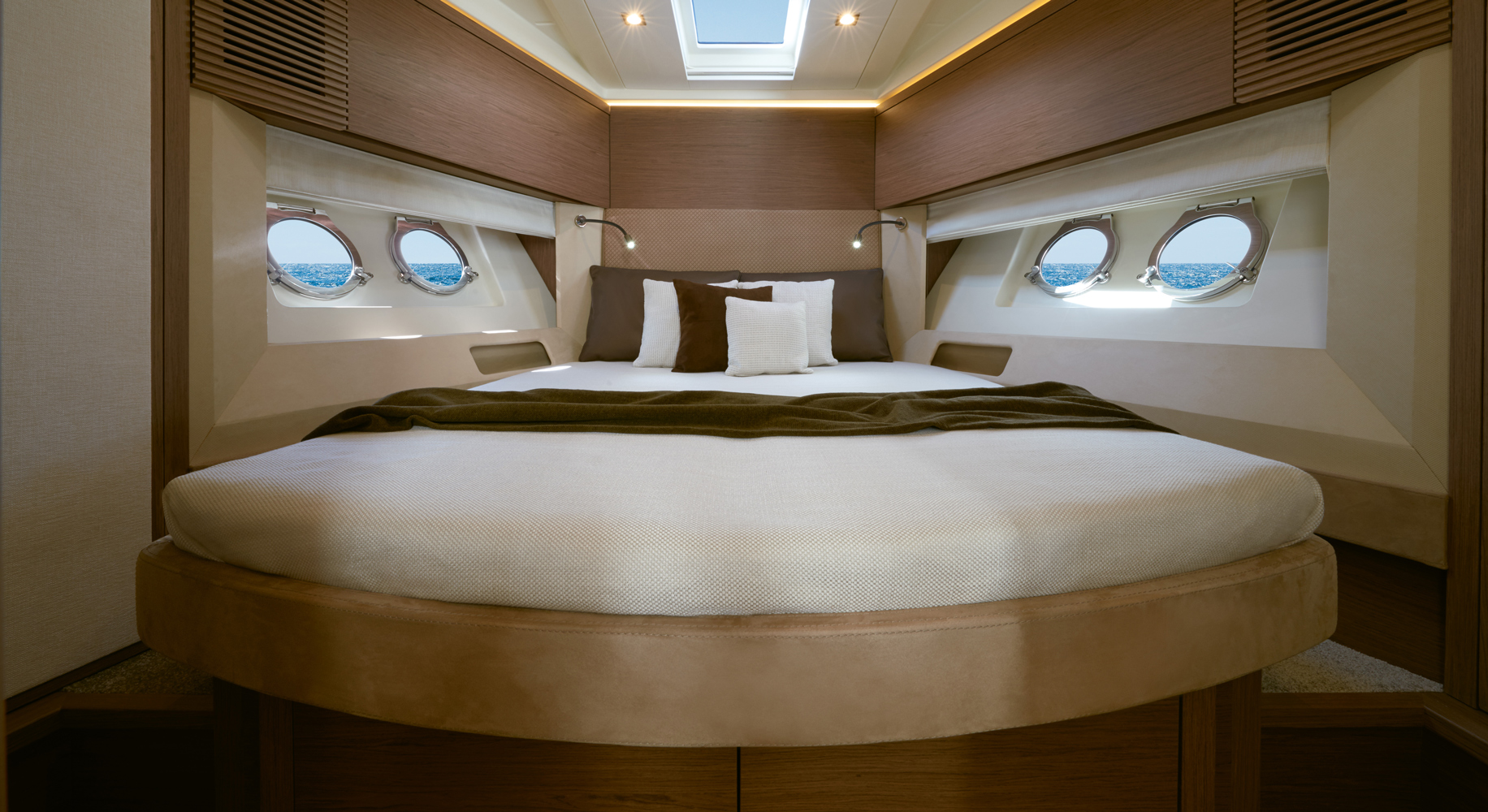Motorboat Monte Carlo 5 - Powerboat Beneteau USA