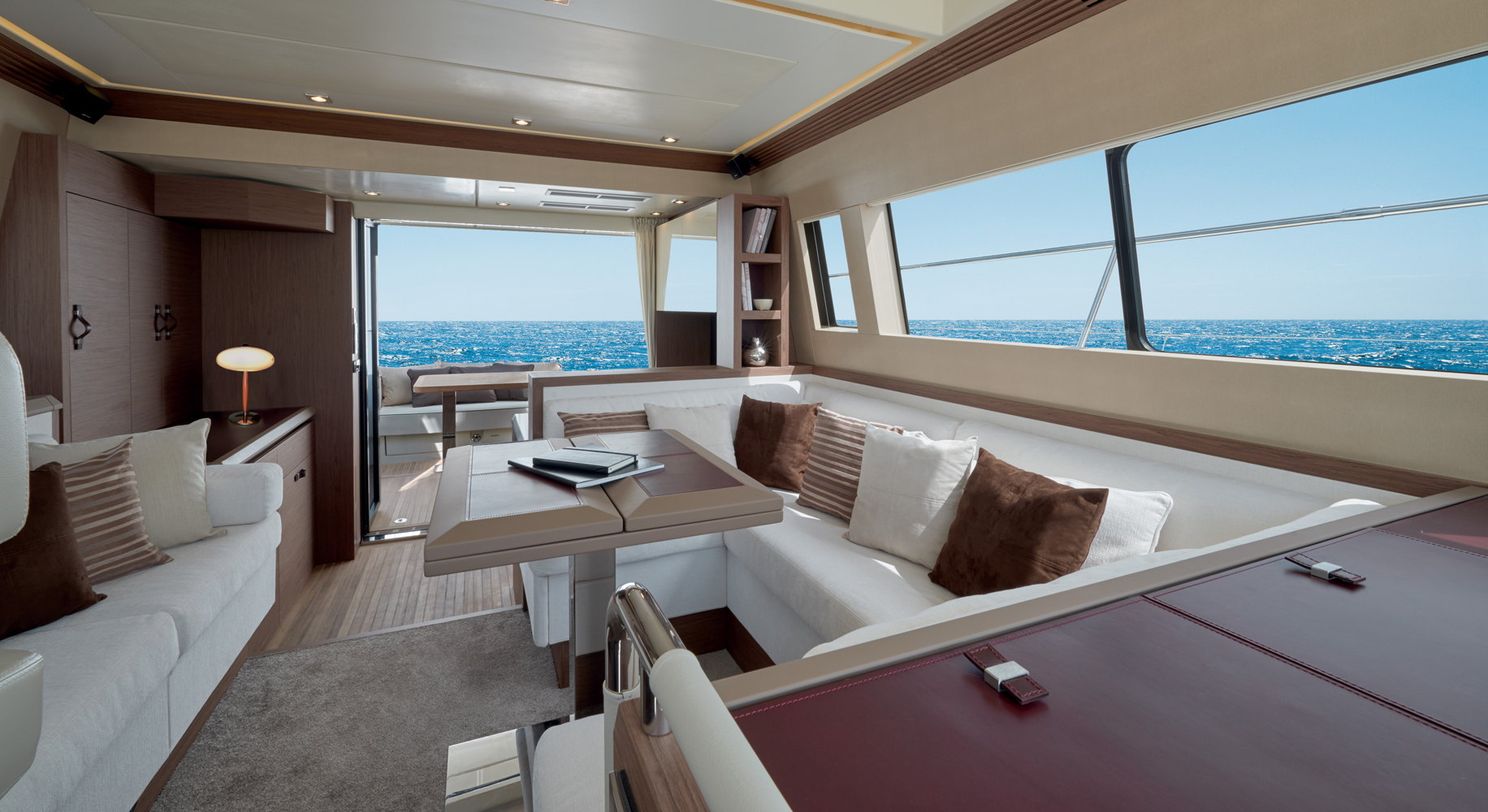 Motorboat Monte Carlo 5S - Powerboat Beneteau