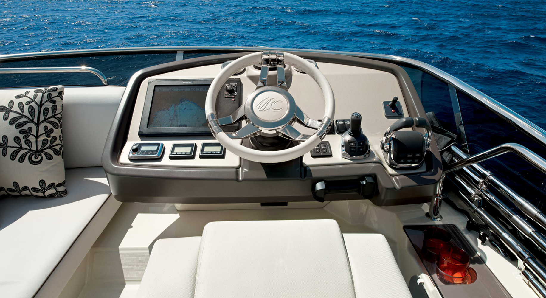 Motorboat Monte Carlo 5 - Powerboat Beneteau USA