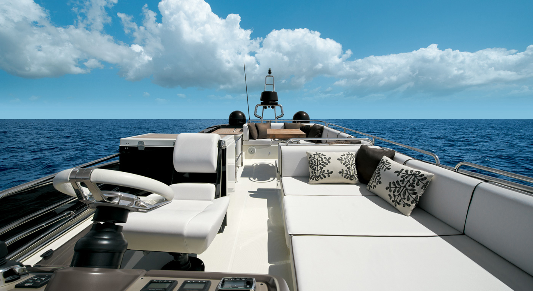 Motorboat Monte Carlo 5 - Powerboat Beneteau USA