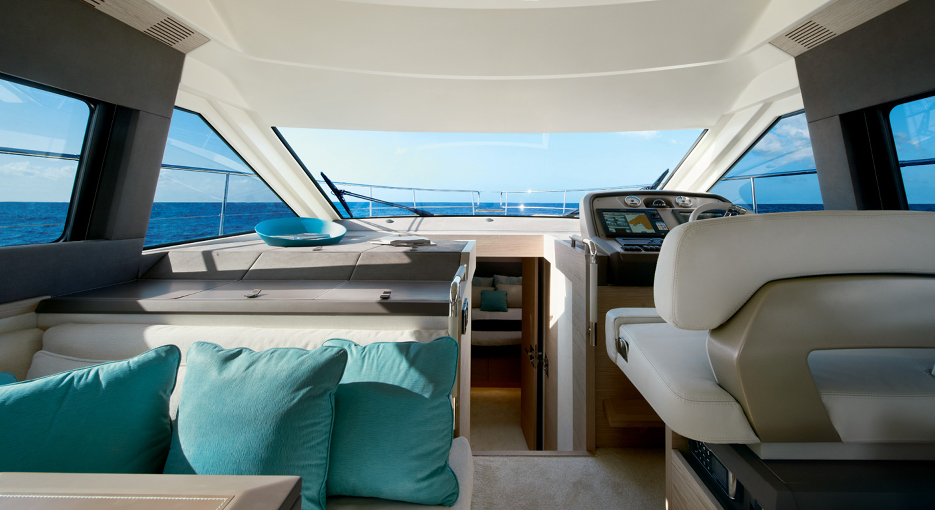 Motorboat Monte Carlo 5 - Powerboat Beneteau USA