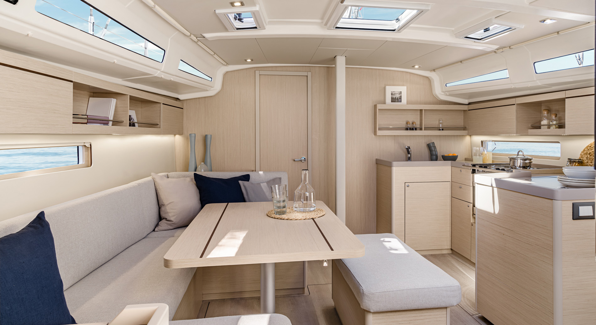 BENETEAU Oceanis 40.1 | Comfortable In All Latitudes