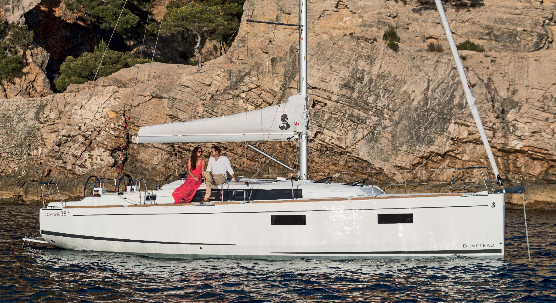 BENETEAU Oceanis 38.1 | Practical Features & Performance in a 38-footer ...