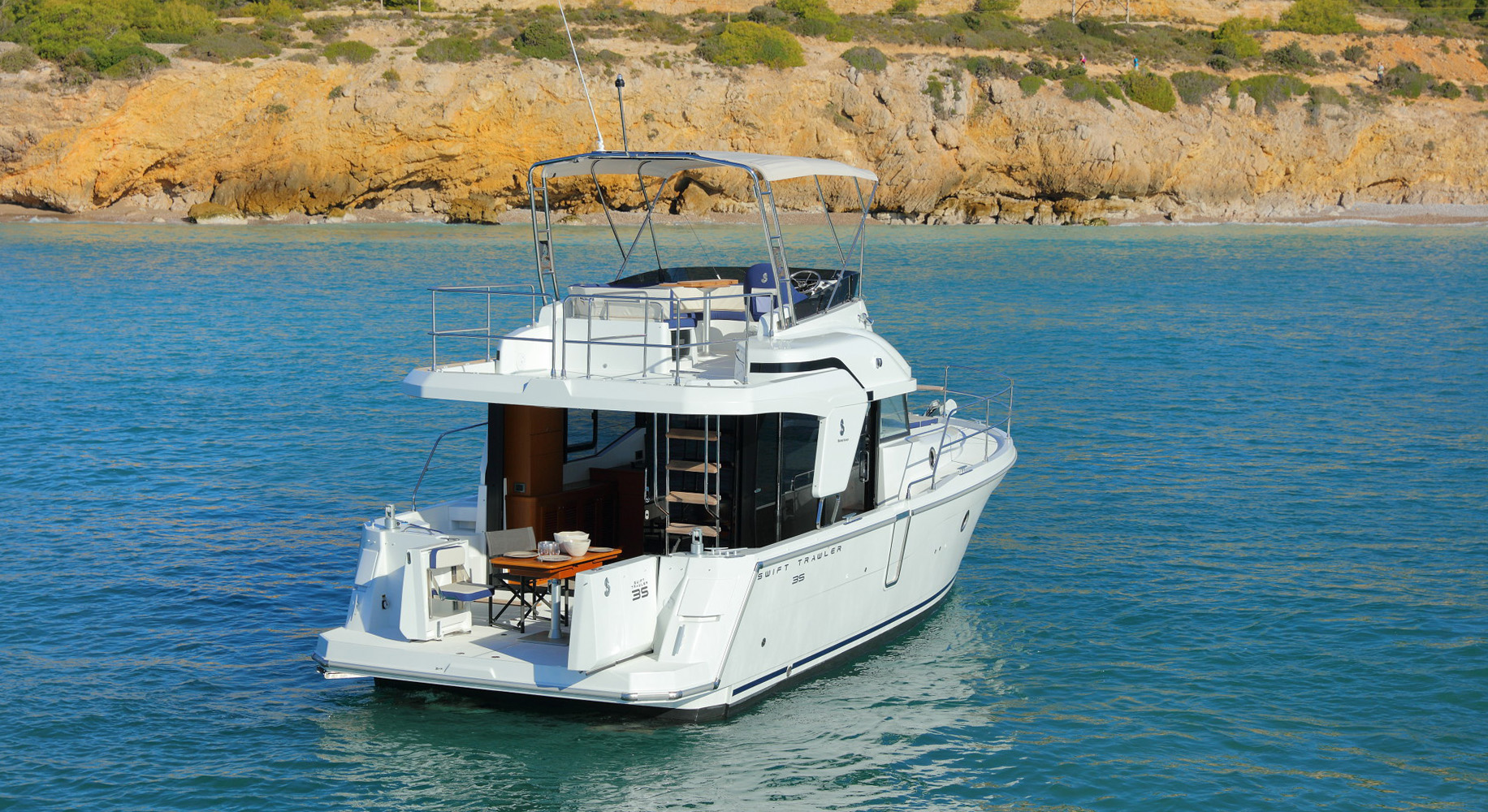 BENETEAU Swift Trawler 35 | Safe, comfortable & ingenious Trawler