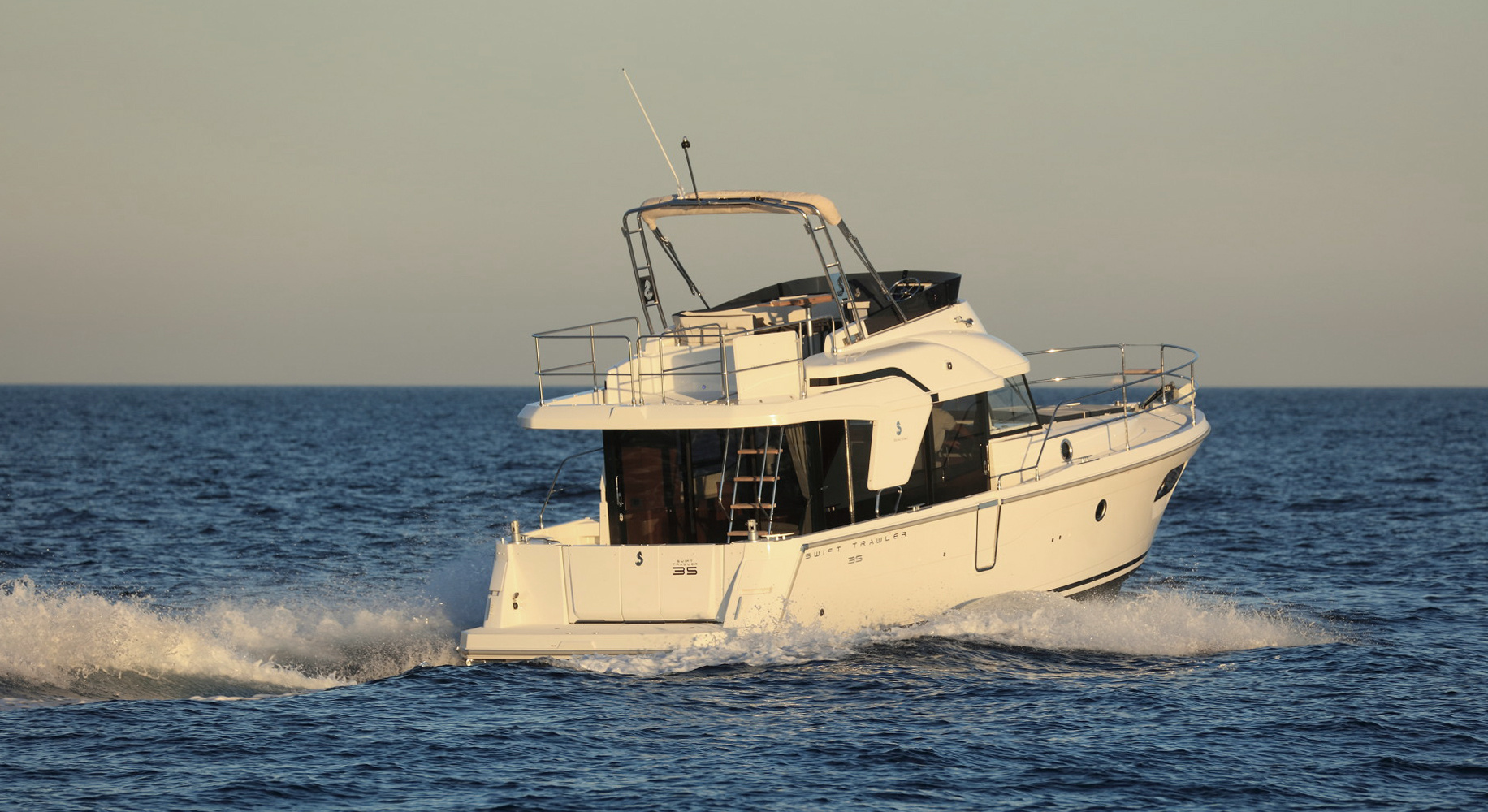 BENETEAU Swift Trawler 35 | Safe, comfortable & ingenious Trawler