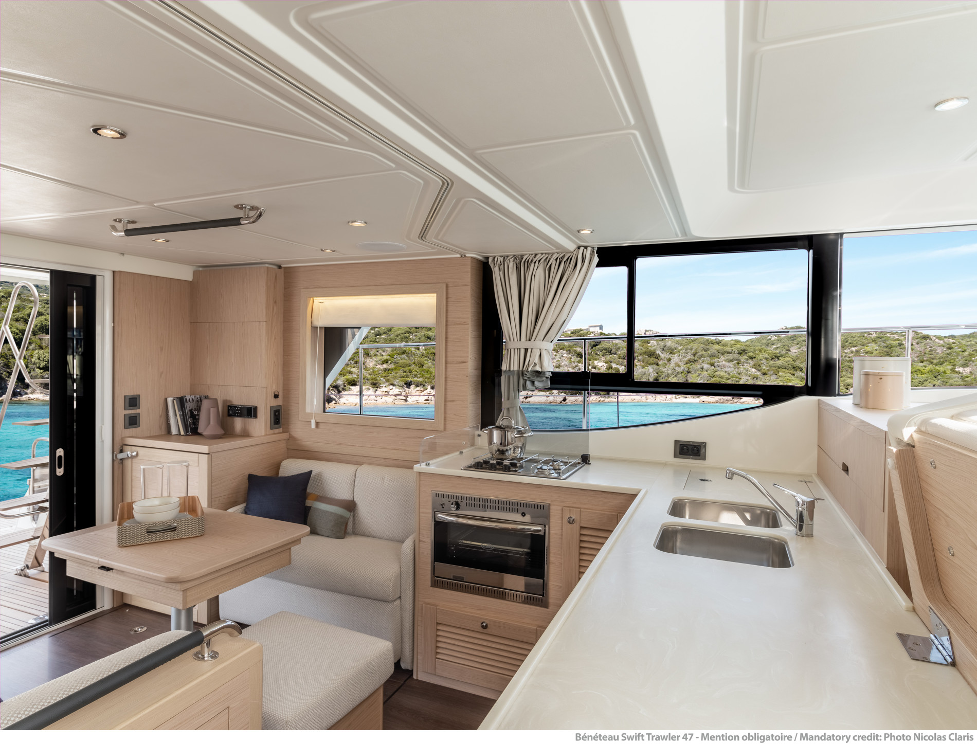 BENETEAU Swift Trawler 47 | The most entertaining trawler on the water