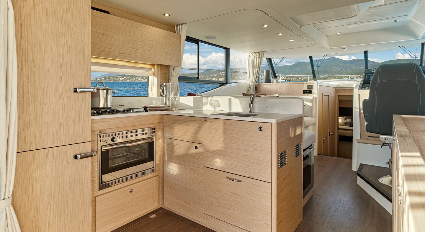BENETEAU Swift Trawler 48 | Built to seek new horizons