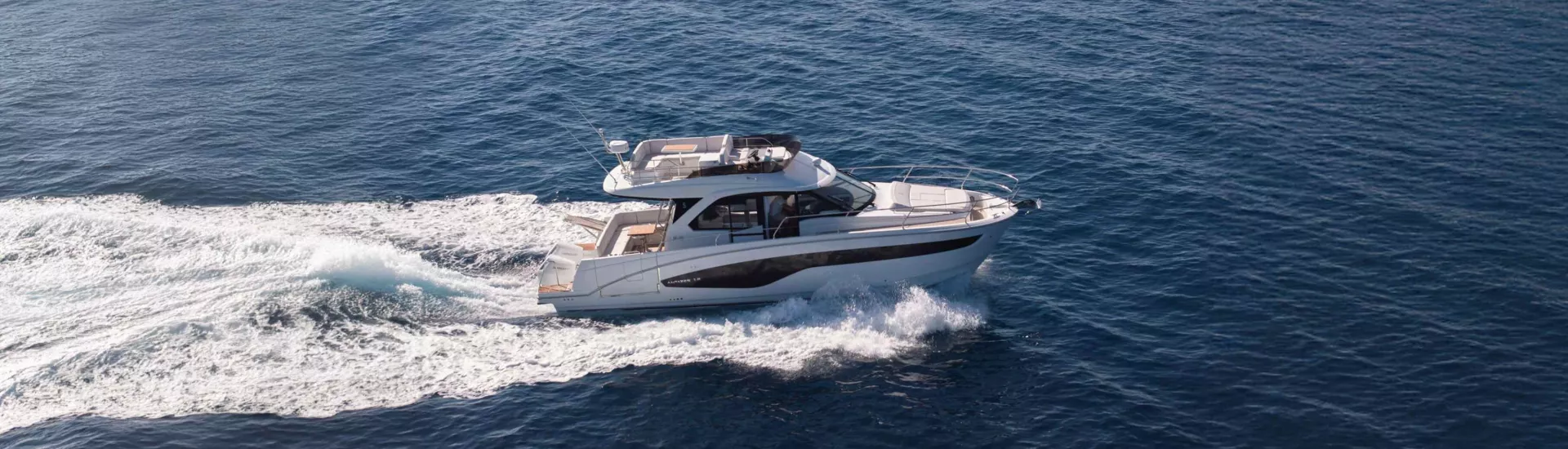 BENETEAU Antares 12 | The New Family Cruising Star