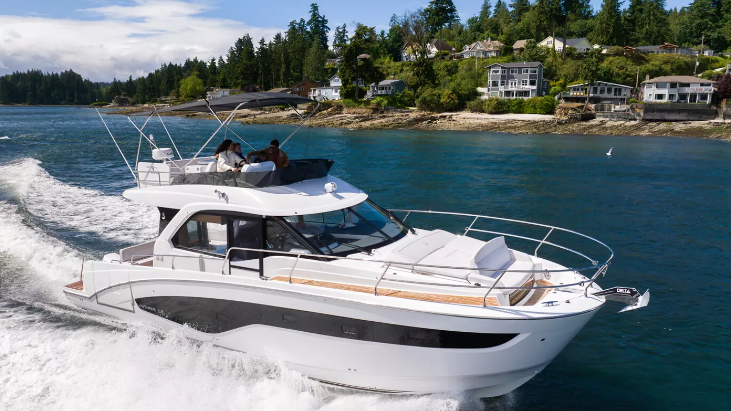 BENETEAU Antares 12 | The New Family Cruising Star