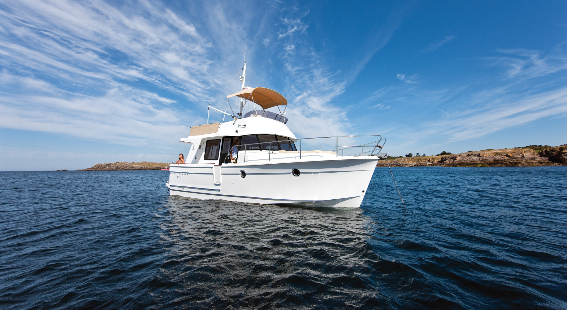 Motorboat Swift Trawler 34 - Powerboat Beneteau