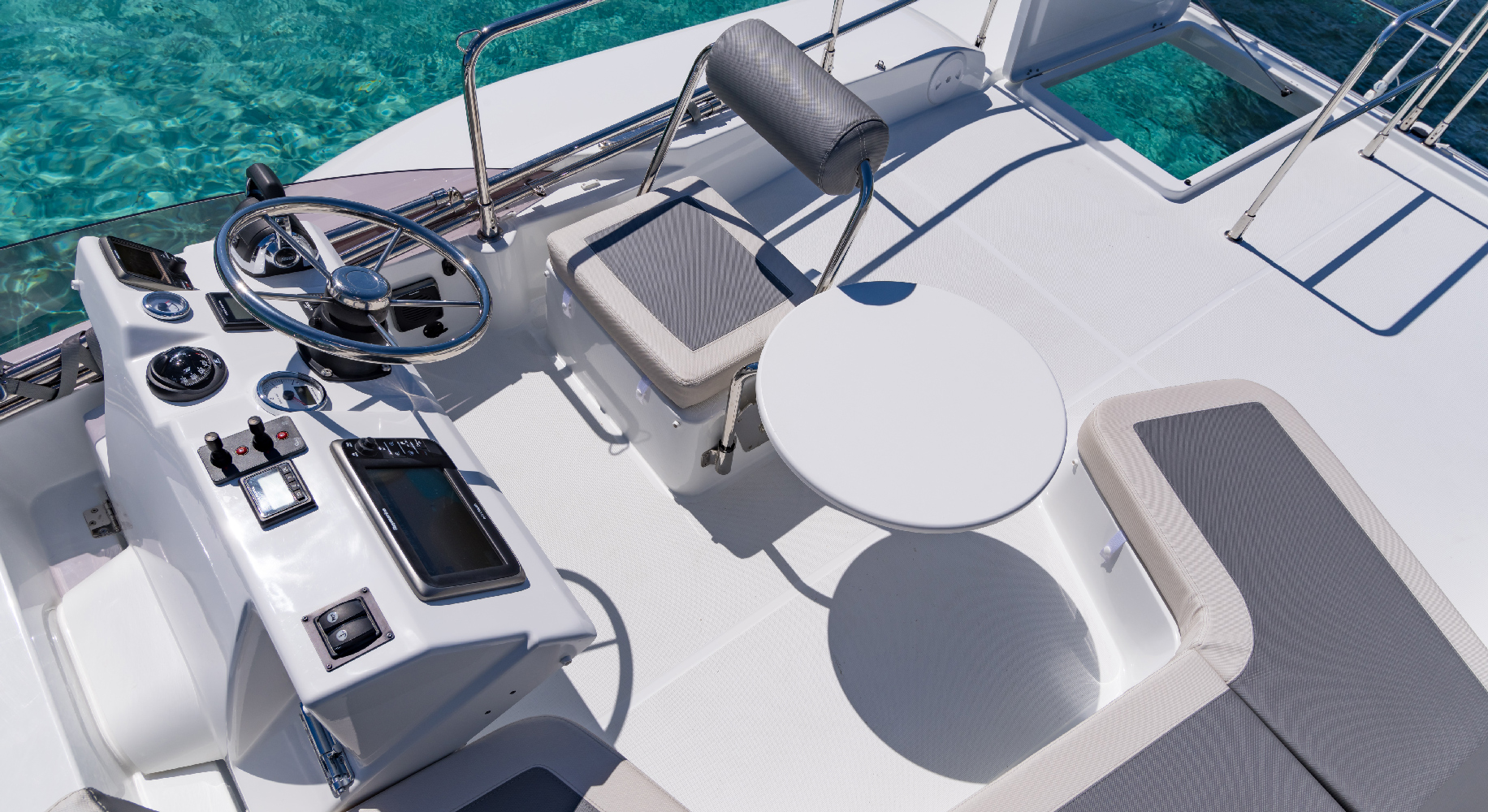 Motorboat Swift Trawler 30 - Powerboat Beneteau