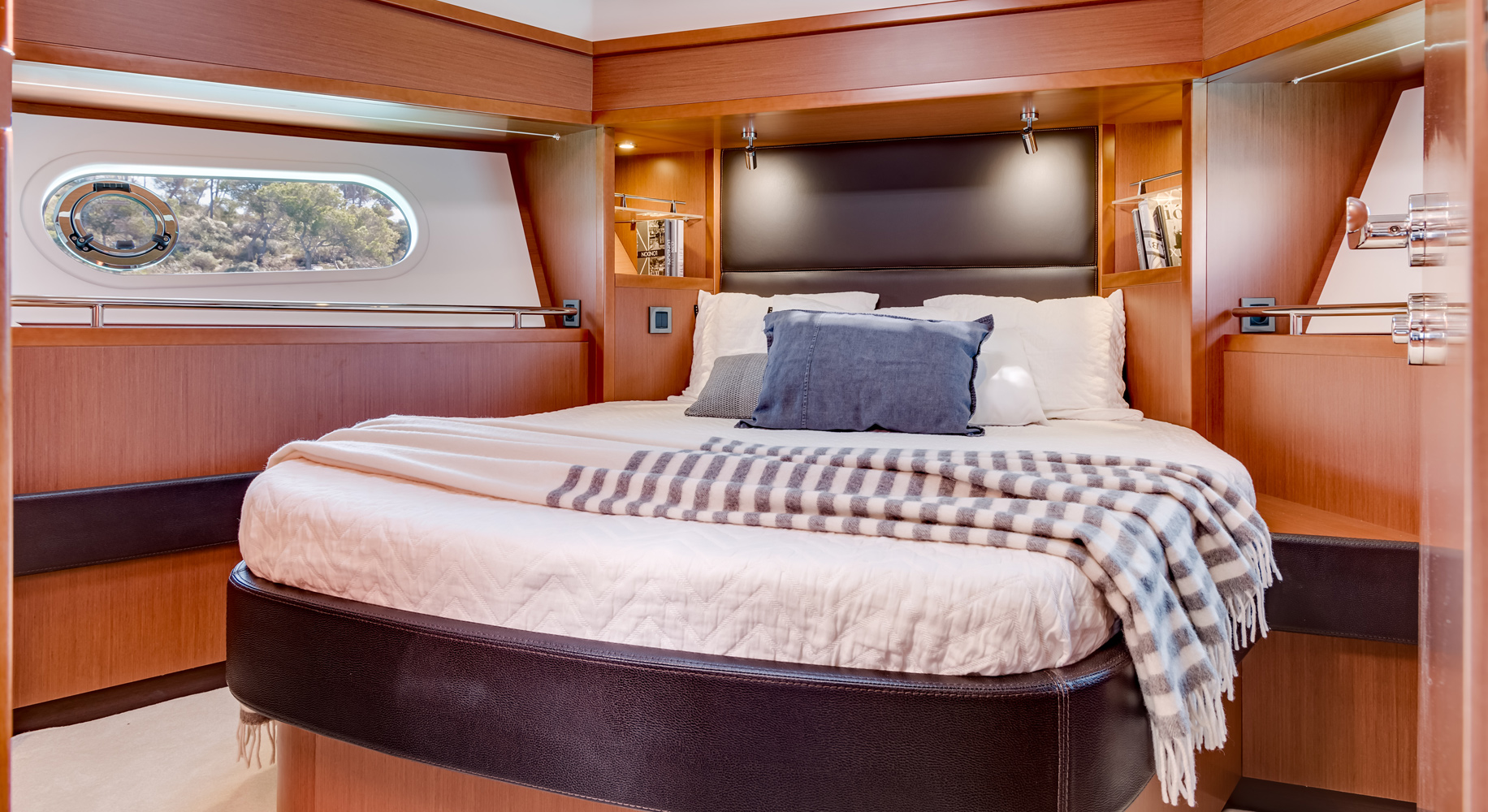 Motorboat Swift Trawler 50 - Powerboat Beneteau